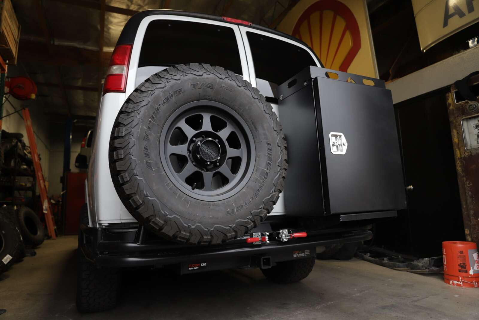 Chevrolet-Express-Rear-Bumper-Dual-Swing-deluxe-galley-box.jpg ...